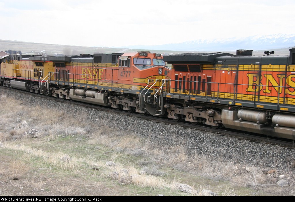 BNSF 4777